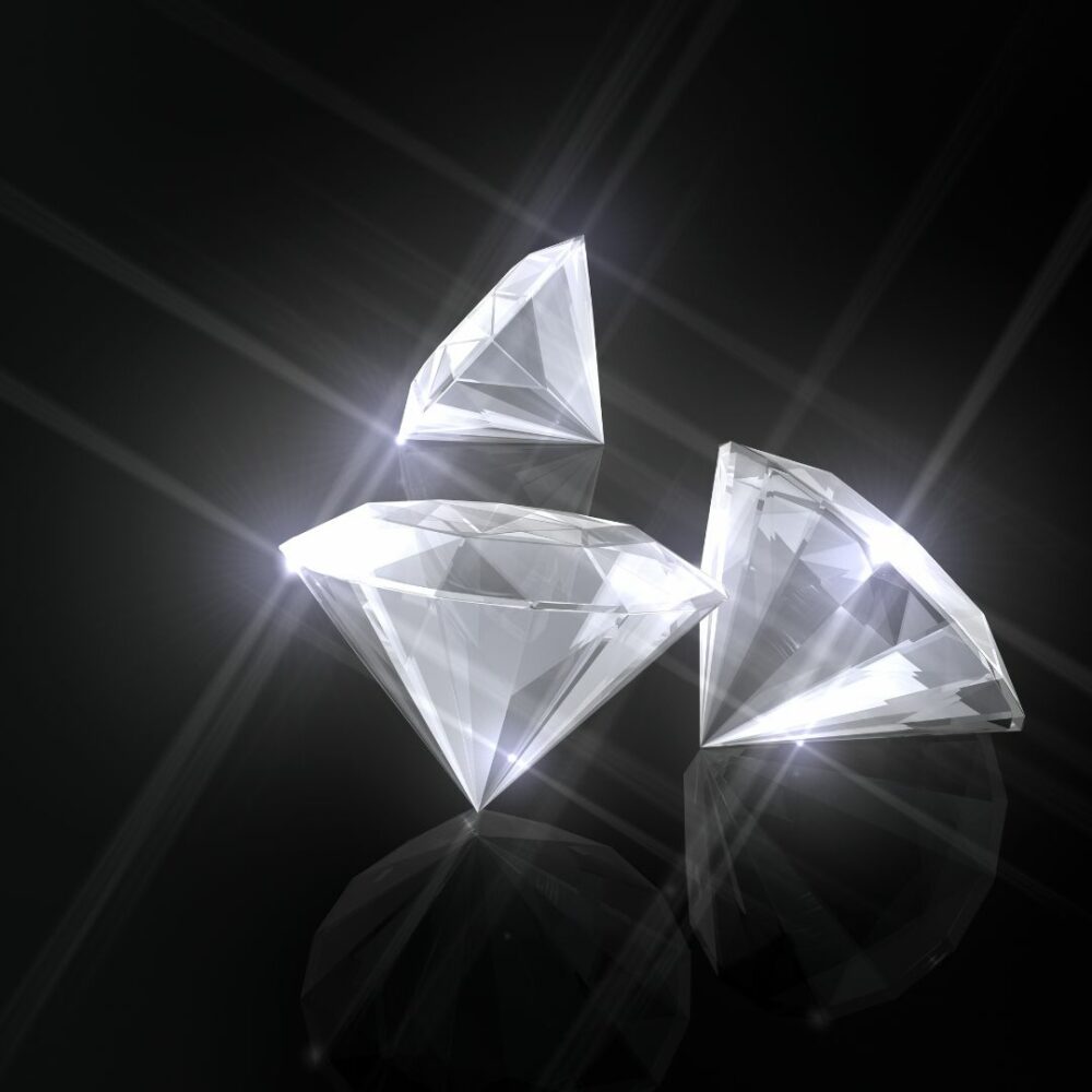 A Side-By-Side Comparison of Morganite vs Diamond | blingadvisor.com